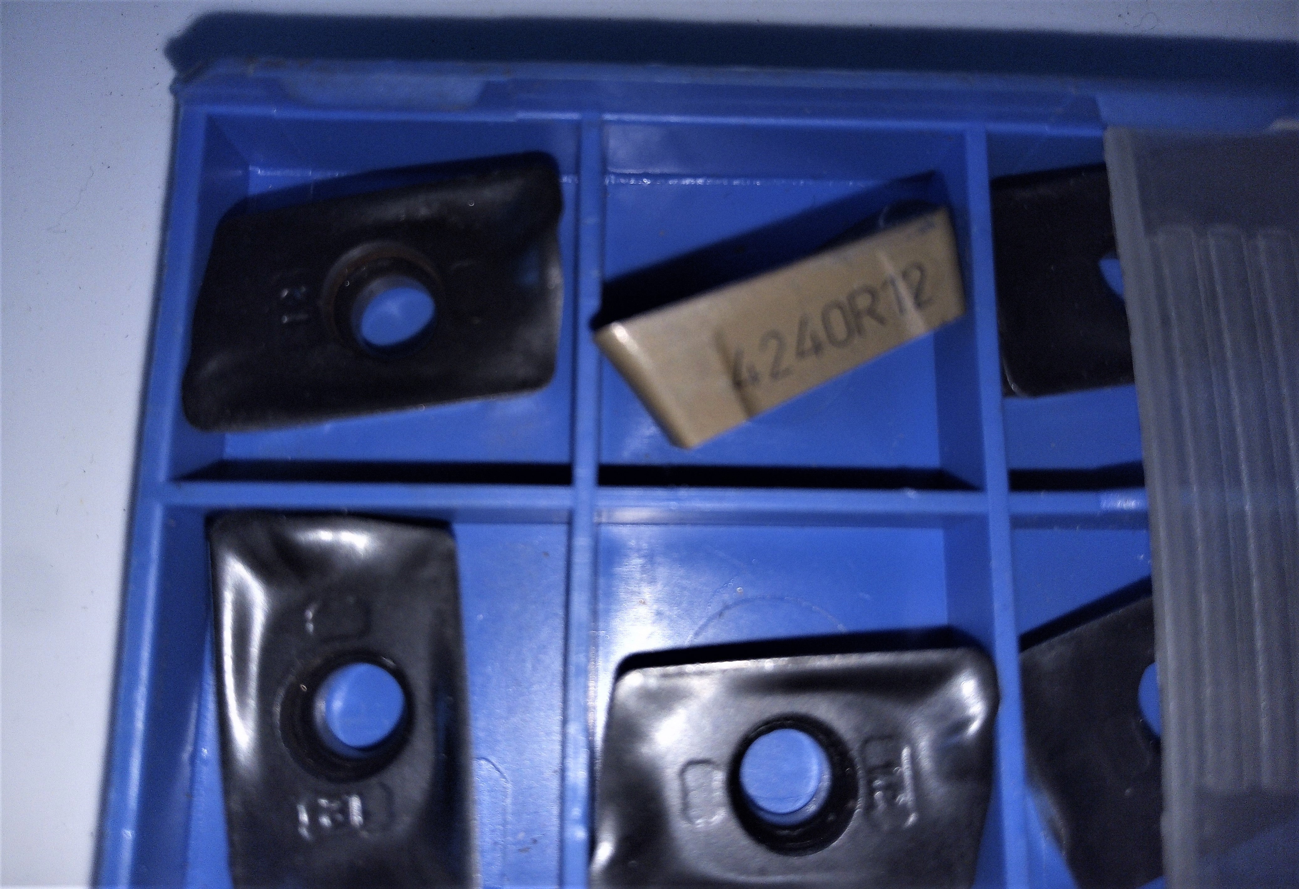 INSERT; MILLING; R390-1806 12M-PM 4240; SANDVIK